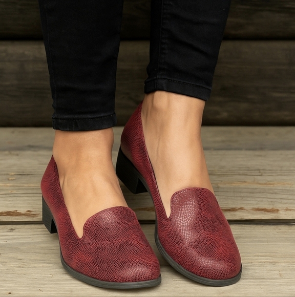 Natural Soul | Shoes | Natural Soul New Villago Red Reptile Slip On ...